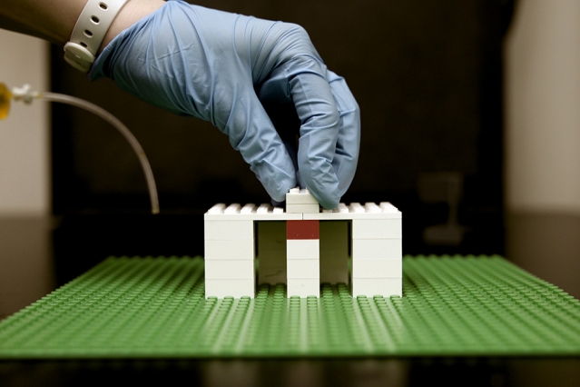 Researchers at MIT Use Lego to Build a Microlab for Fluid Experiments