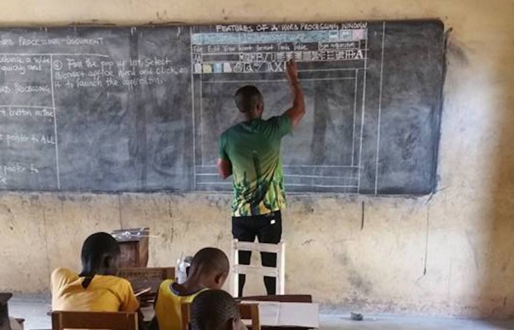 This Teacher In Ghana Uses Chalkboard To Help Students Learn Microsoft Word this-teacher-in-ghana-uses-chalkboard-to-help-students-learn-microsoft-word