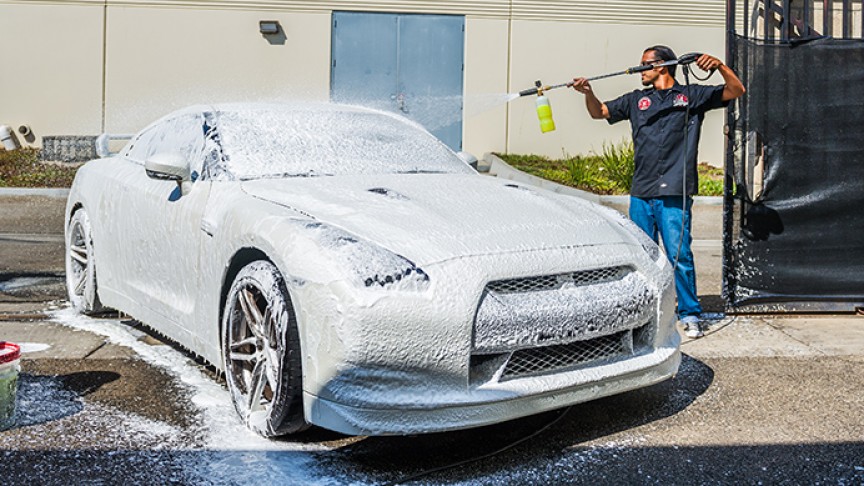 This Foam Cannon Will Give Your Car the Best Wash of Its Life