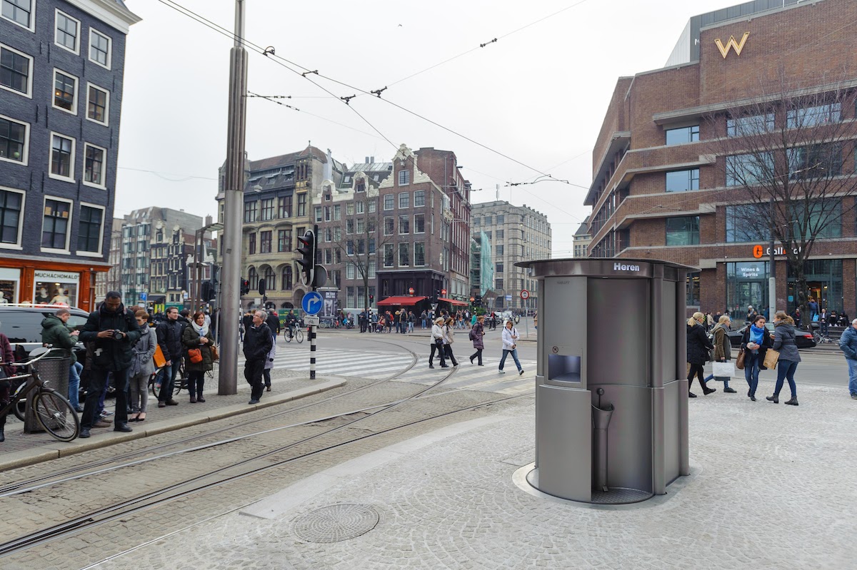 Imagine a Pop-up Toilet: Urilift Rises From the Ground