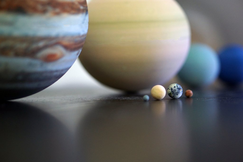 These 3D Printed Miniature Globes Let You Hold the Solar System in Your ...