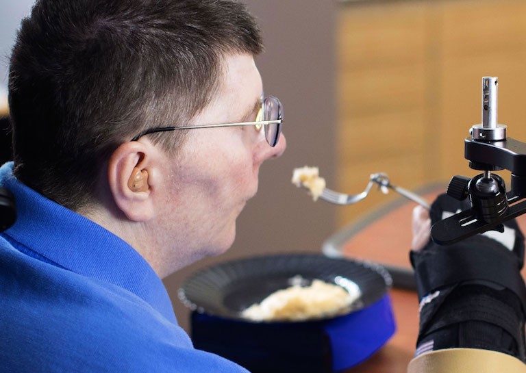 Neuroprosthetics Let Paralyzed Patient to Move His Arm Just By Thinking