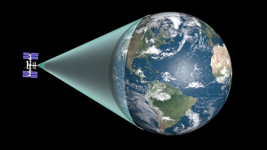 Is It Possible to See Earth's Surface from Top to Bottom in One Viewing?