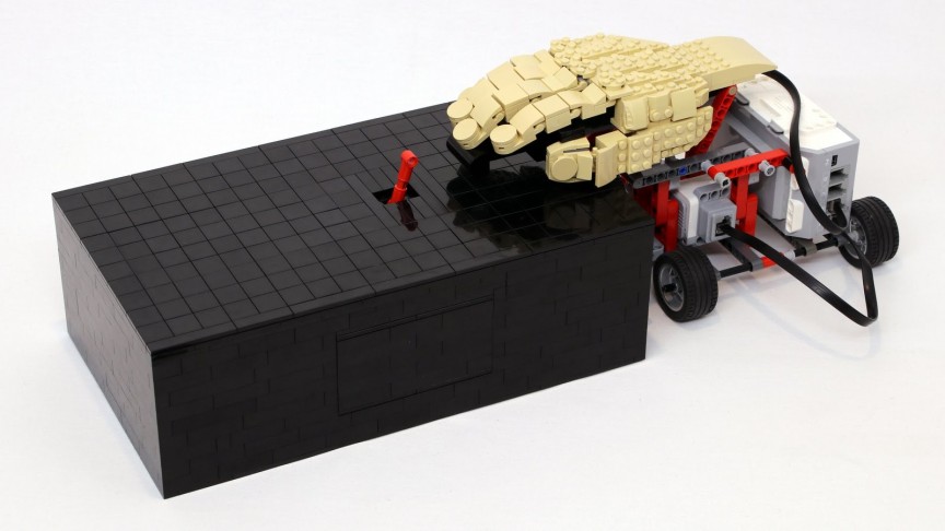 This Completely Useless Lego Machine Is Still Incredibly Entertaining