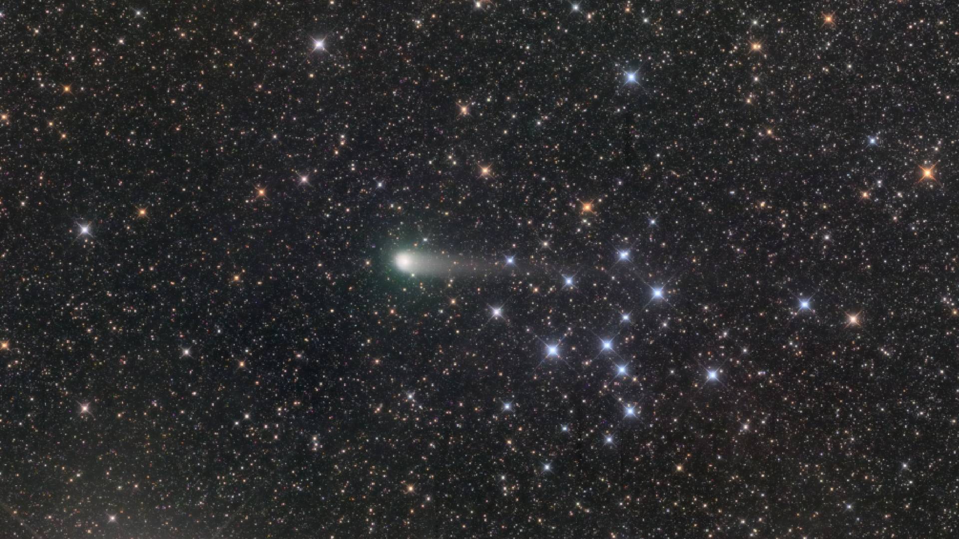 A giant comet twice the size of Mount Everest is heading towards Earth