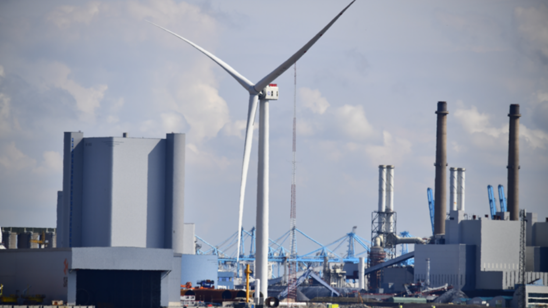 World's Largest 14 MW Offshore Wind Turbine Starts Operating