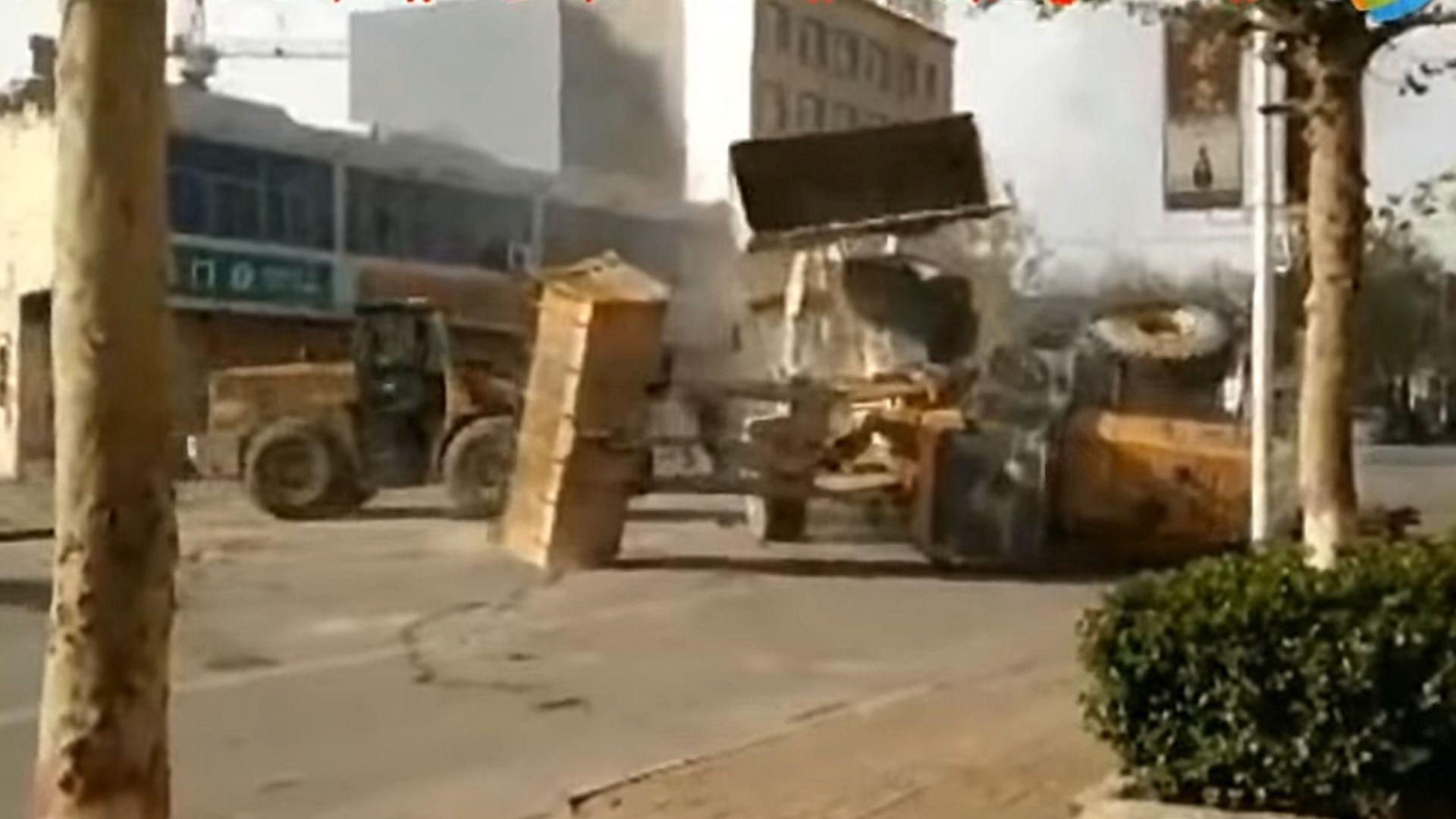 Rivaling Construction Workers Take the Brawl Onto Bulldozers