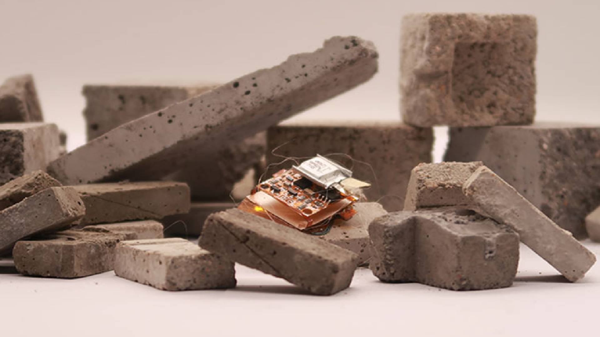 Insect-Sized Robots Navigate Through Mazes With Super Agility