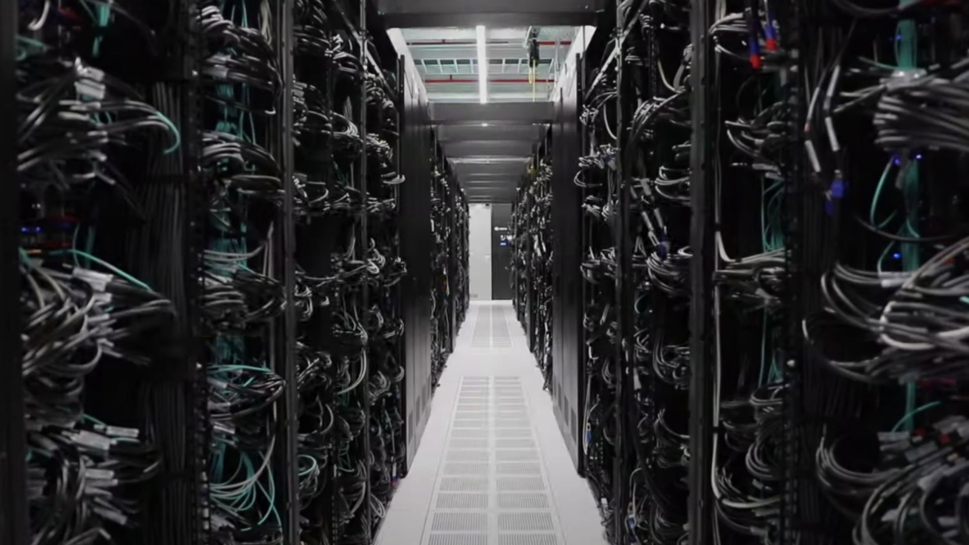 The fastest supercomputer is now located in the US