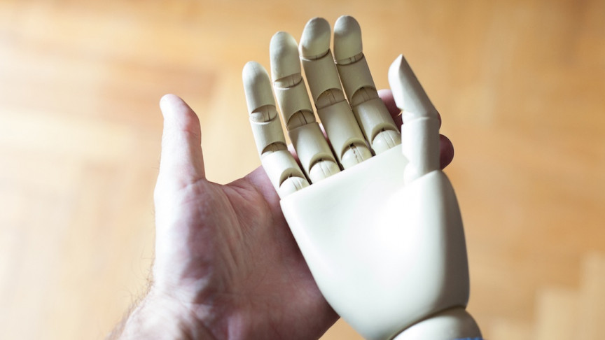 World's First Neuroprosthetic Uses AI and Human Control to Create Hand ...