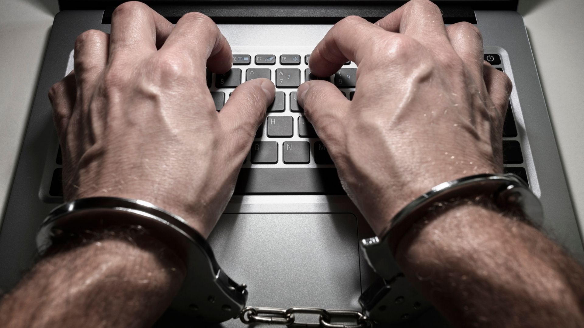 China Busts the "World's Biggest Video Game Cheating Ring" | IE