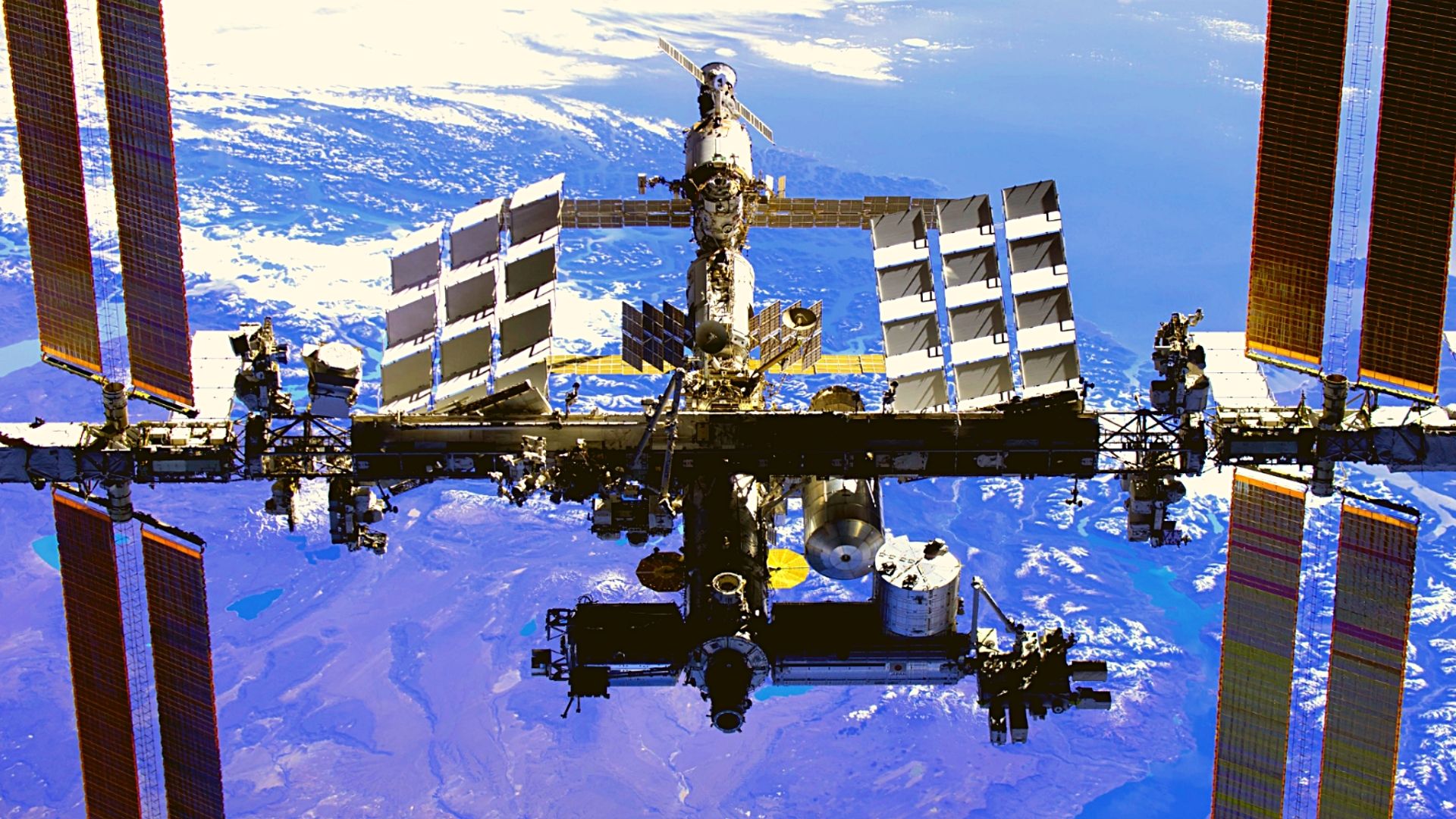 Can the ISS stay in orbit without the support of Russia's engine?