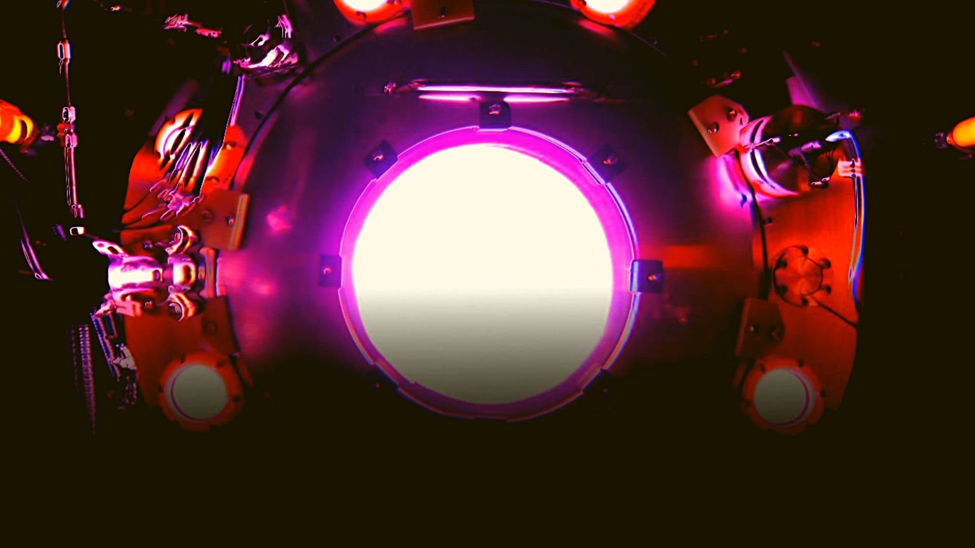Helion Energy Says It Will Offer the World's First Commercial Fusion Power