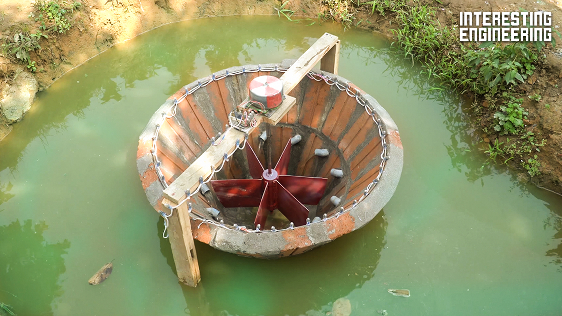 Here's how to make your own whirlpool hydropower dam